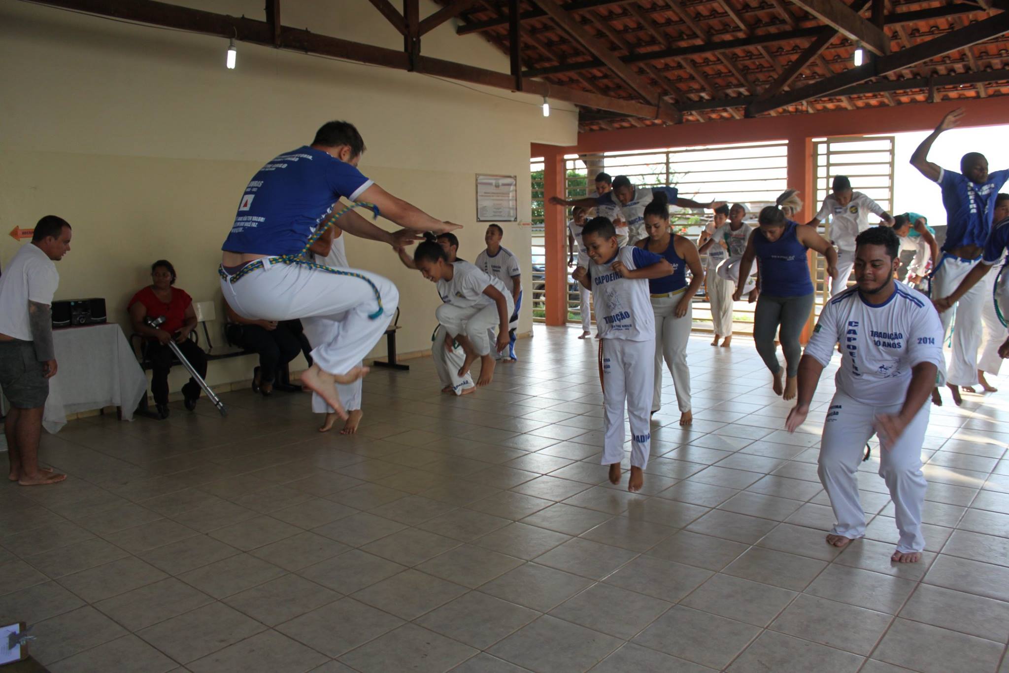 Lavras: Realizada aula inaugural de capoeira no CRAS da Cohab ...